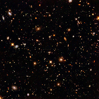Hubble's near-infrared camera digs for galactic gold | ESA/Hubble
