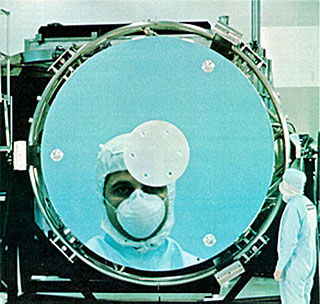 The Hubble Space Telescope Mirror | ESA/Hubble